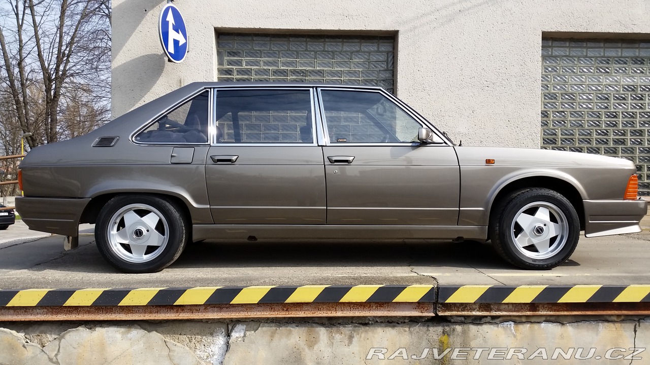 Tatra 613 4 - Mi 1994