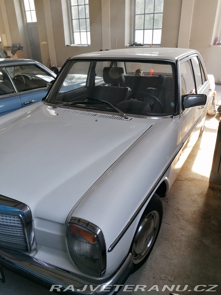 Mercedes-Benz 200 115D 1974