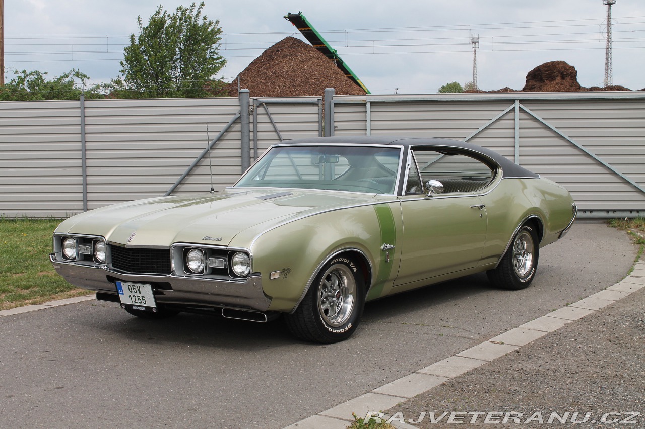 Oldsmobile Cutlass 455 V8, manuál 1968