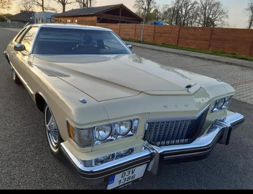 Buick Riviera 1974