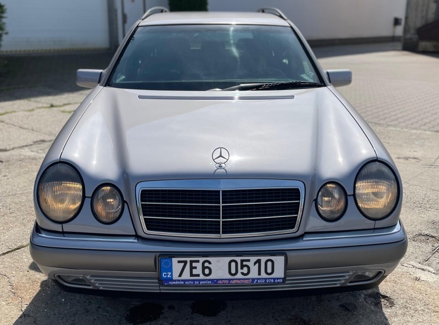 Mercedes-Benz E W210 1998